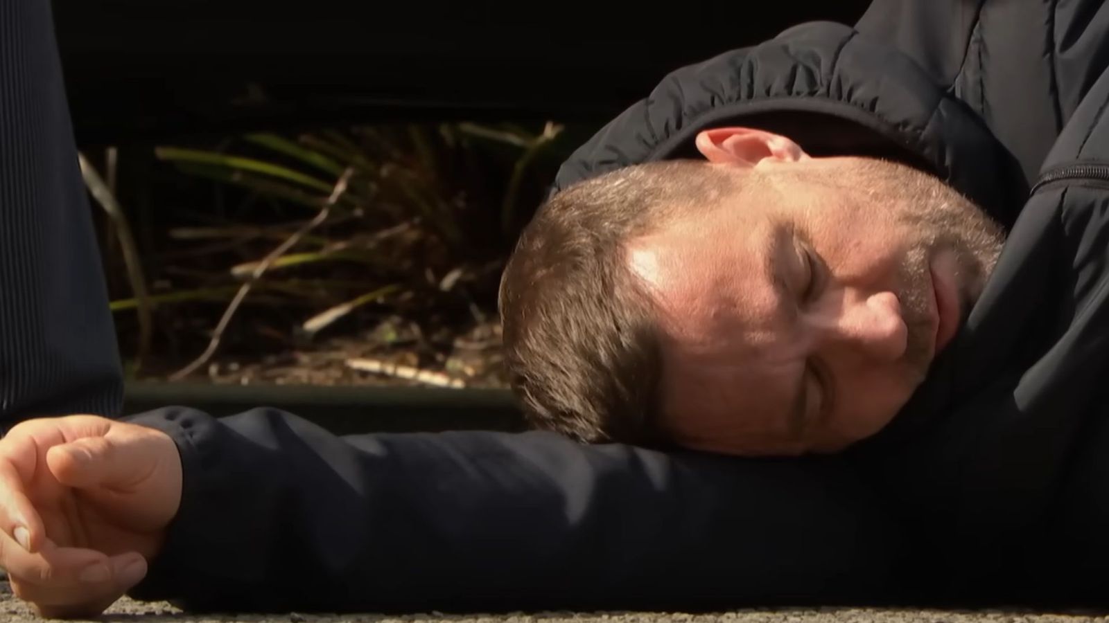 What was Blue's threat in Hollyoaks?