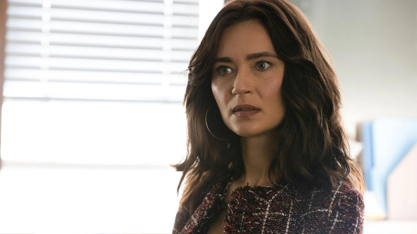 What is Elizaveta Neretin's ethnicity? Mayor of Kingstown actress ...
