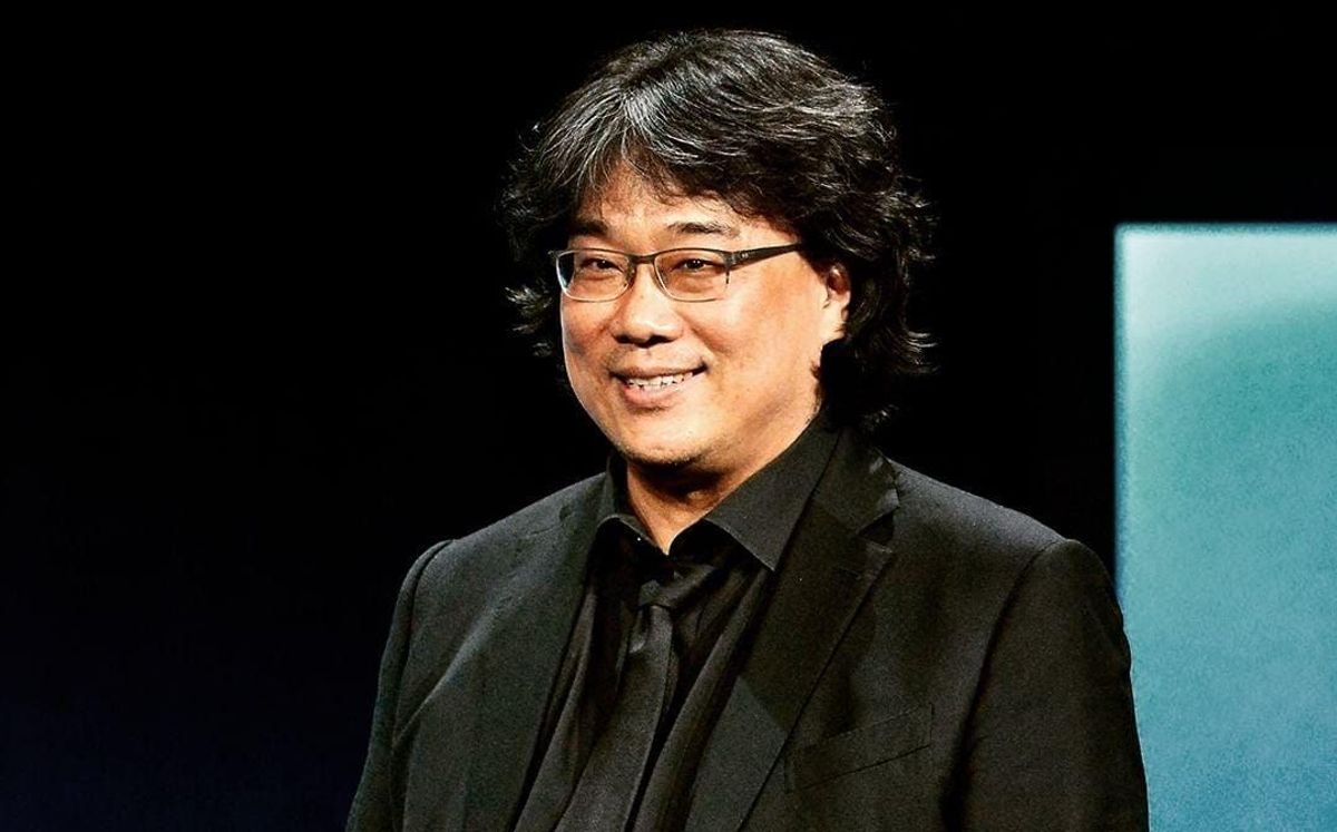 Who is the director of Mickey 17?