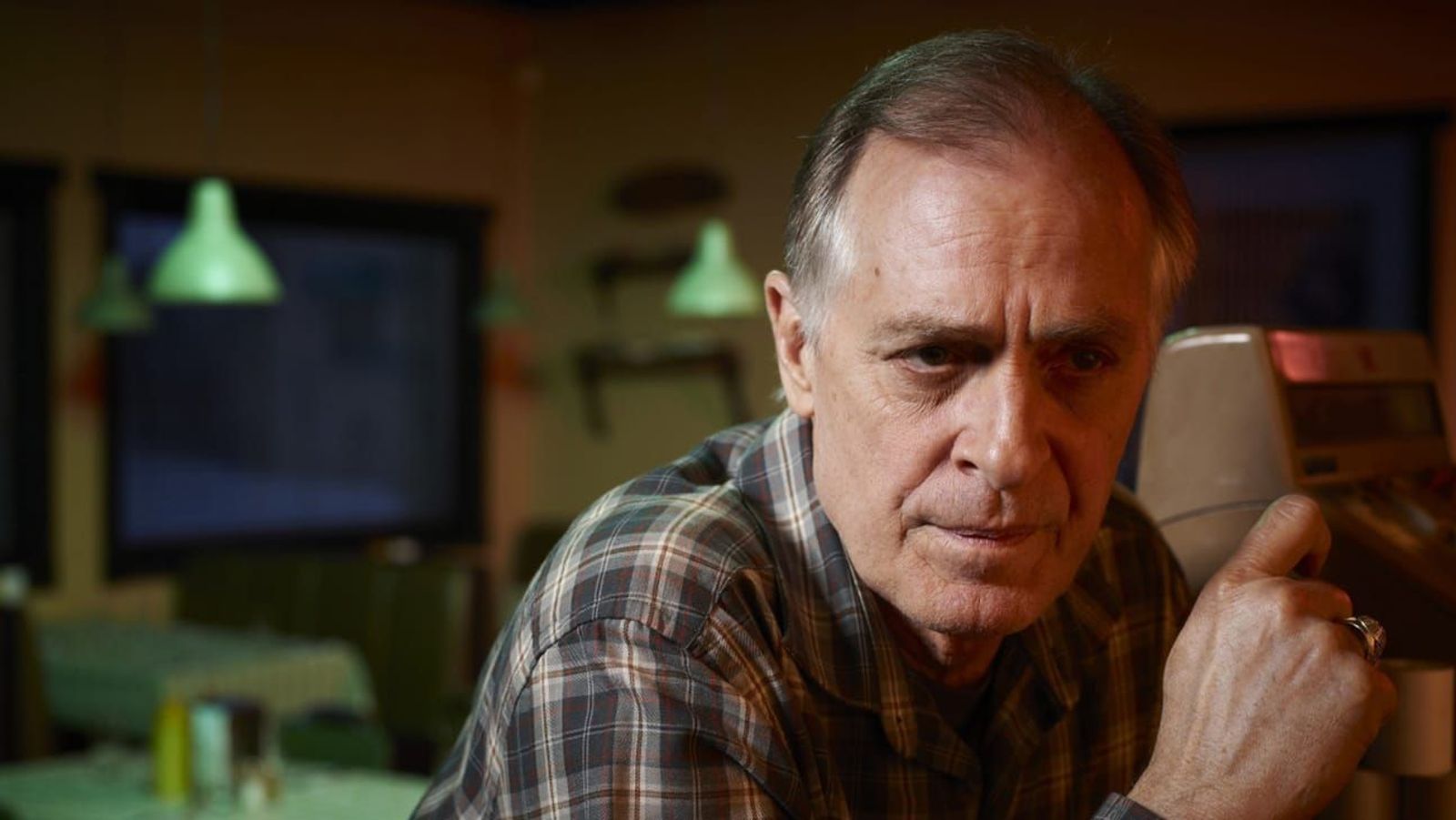 Who plays Penny's dad on The Big Bang Theory?