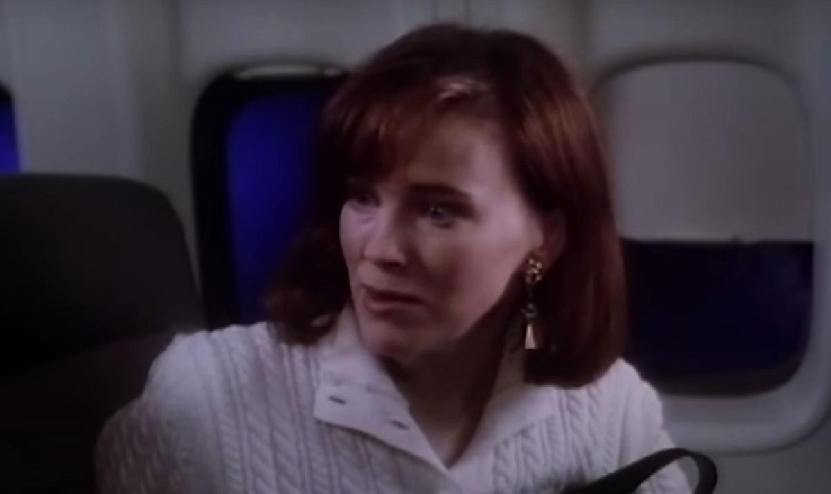 Who plays the mom in Home Alone?