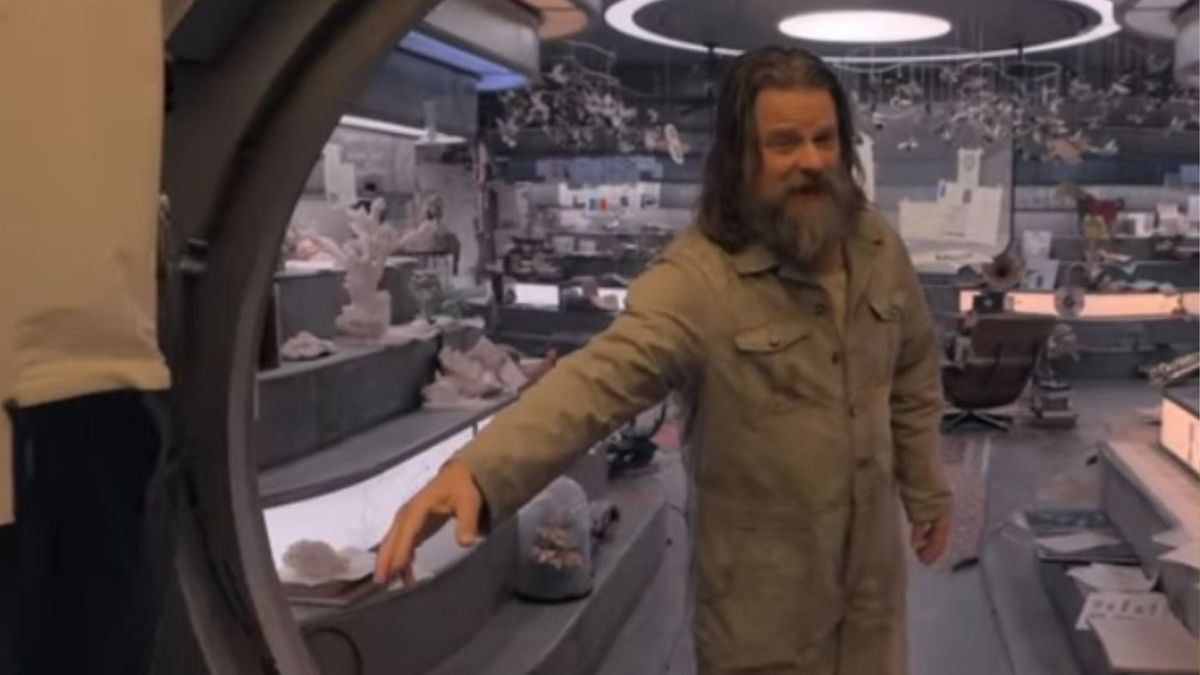 Did Apple TV+'s Silo change the timeline of the story from the books ...