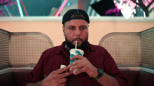 What does Mo drink in Netflix’s Mo? Explored