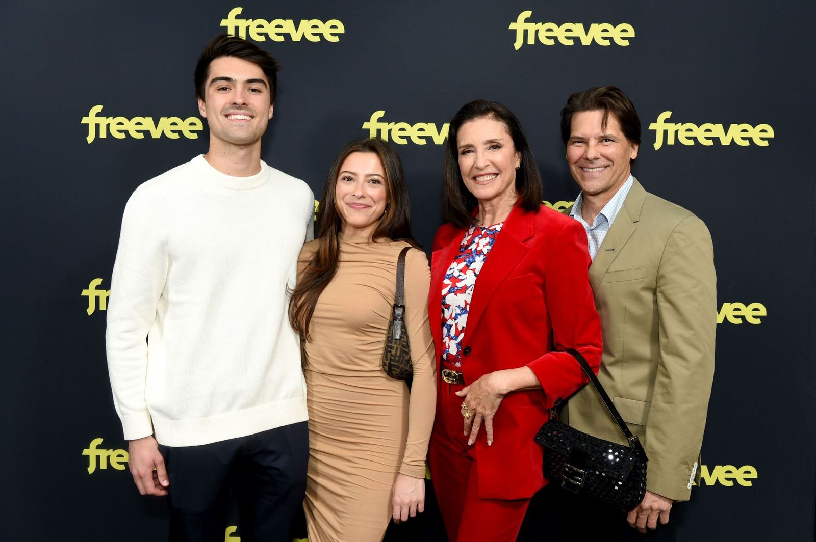 What is Mimi Rogers' relationship history?