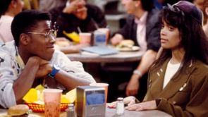 Who plays Howard's mom in The Big Bang Theory?