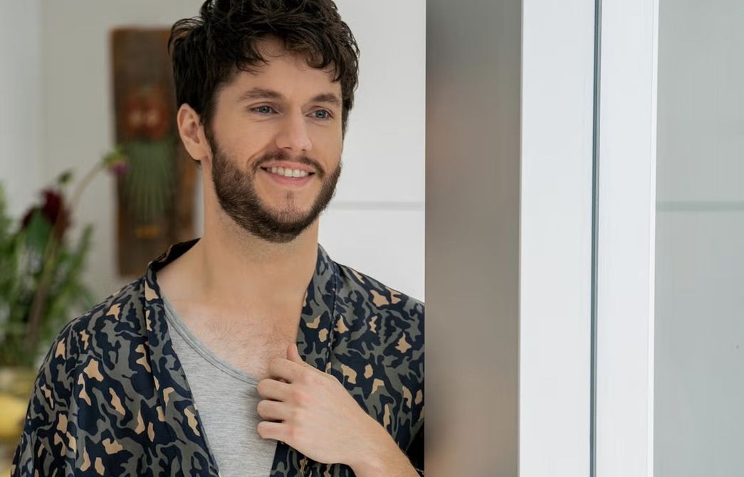 Cast of You: Full List of Actors & Characters