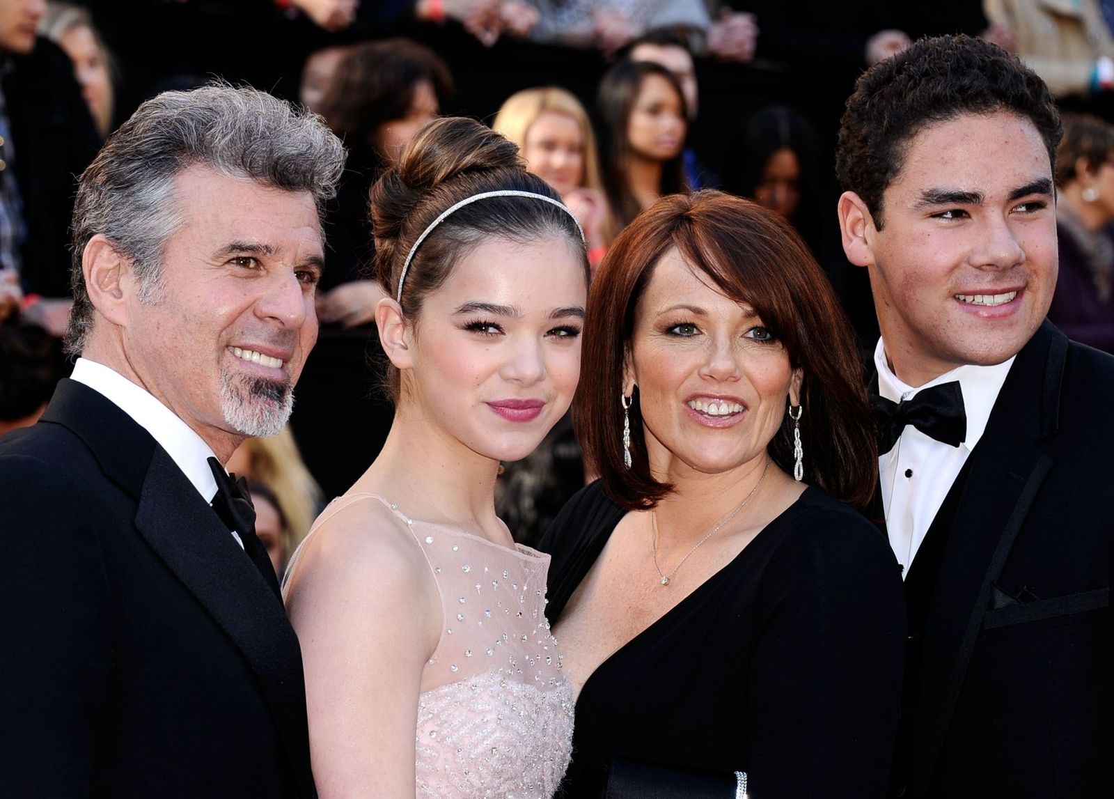 Who are Hailee Steinfeld’s parents Cheryl and Peter Steinfeld? All ...