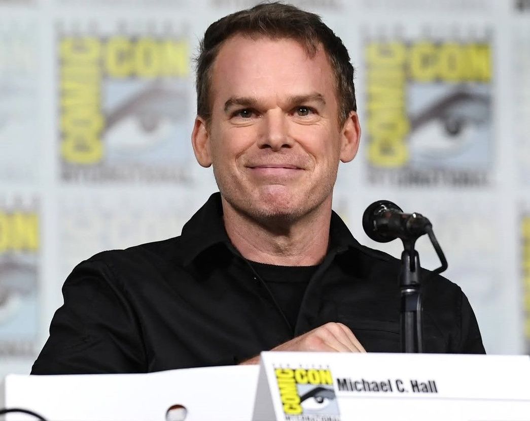 Does Angel find out Dexter is alive?