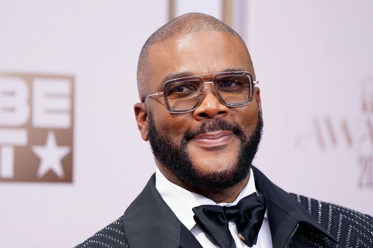 Who is Derek Dixon? All about The Oval star accusing Tyler Perry of ...