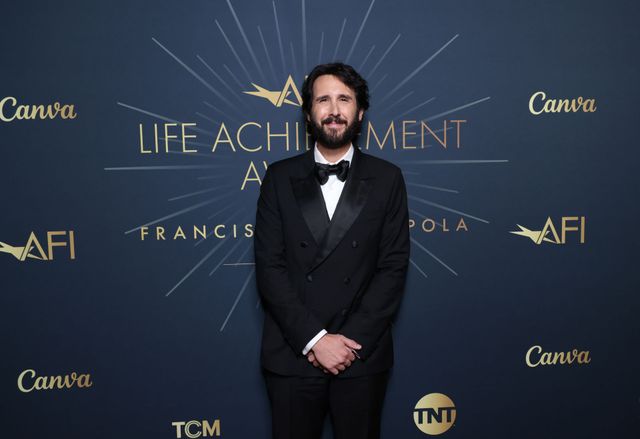 Is Josh Groban married? Everything to know about the musician as he is ...