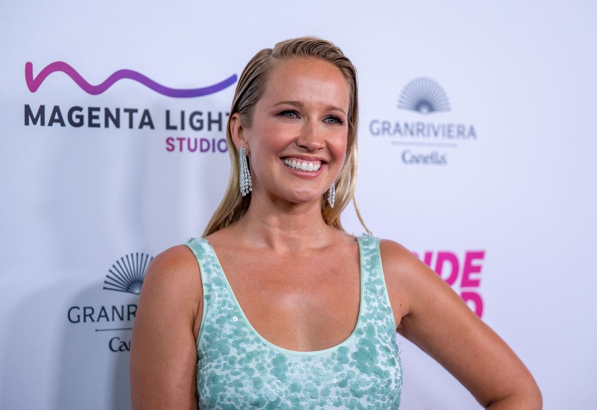 How old is Anna Camp? ‘Bride Hard’ star addresses 18-year age gap with girlfriend Jade Whipkey