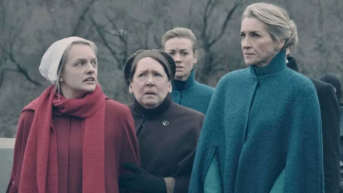 The Handmaid’s Tale: Why do Wives wear blue? The color-coded power ...