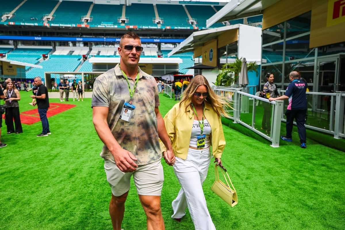 Who is Rob Gronkowski’s girlfriend Camille Kostek? Model recalls ...