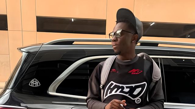 lacy: Fans react as Dezz nearly loses it when Lacy and his cameraman ...