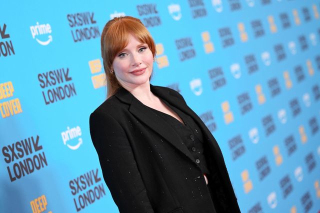 Is Bryce Dallas Howard married? Actress recalls having “biggest crush ...