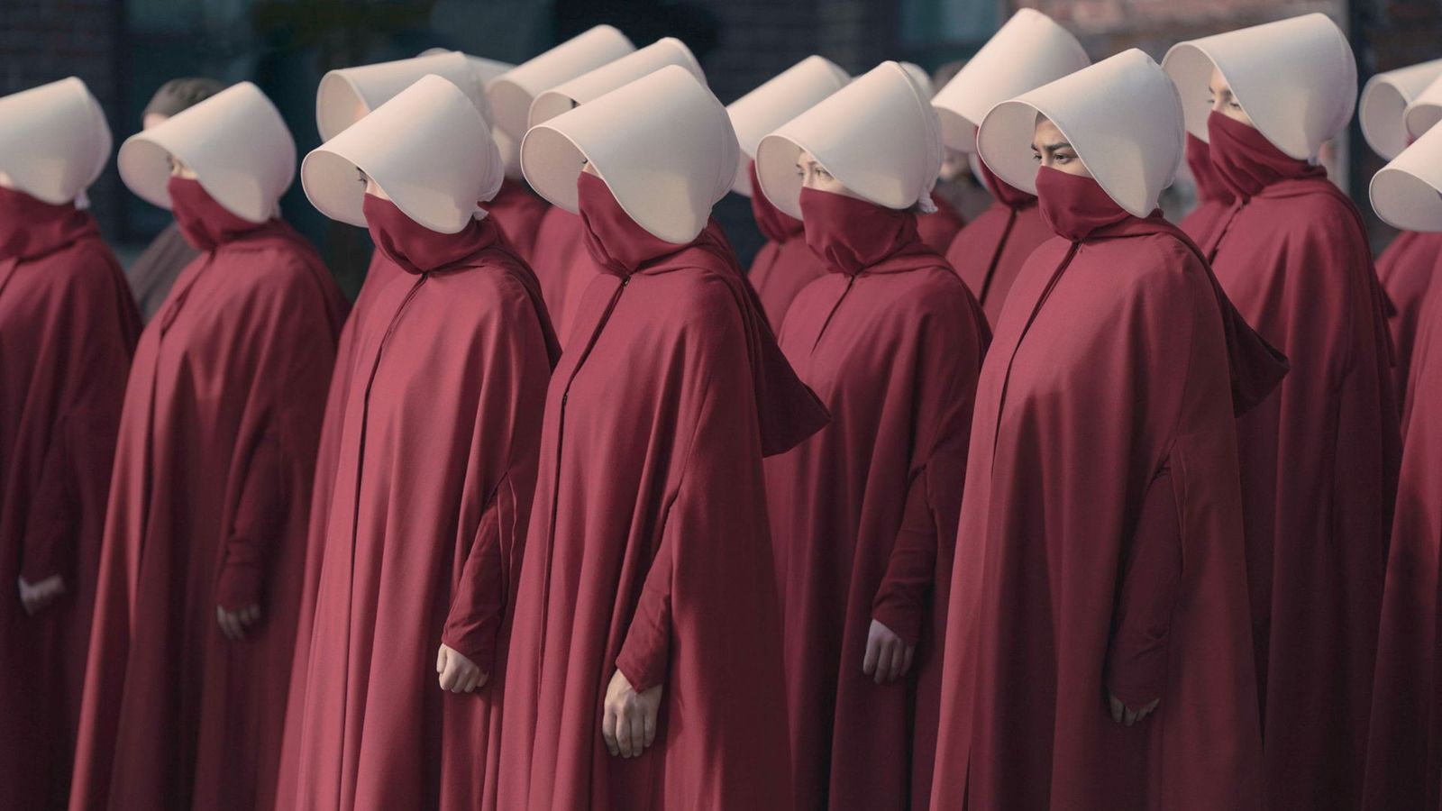 The Handmaid’s Tale: Why do Wives wear blue? The color-coded power ...
