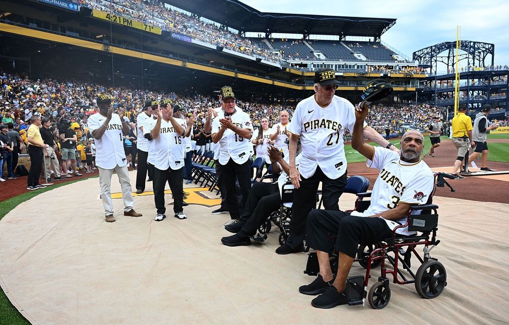Dave Parker, MLB star and Hall of Famer who battled Parkinson's, passes ...