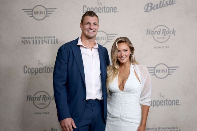 Who is Rob Gronkowski’s girlfriend Camille Kostek? Model recalls ...