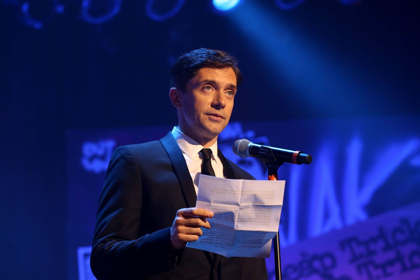 These 7 Topher Grace movies are a must-watch for you if you love the actor