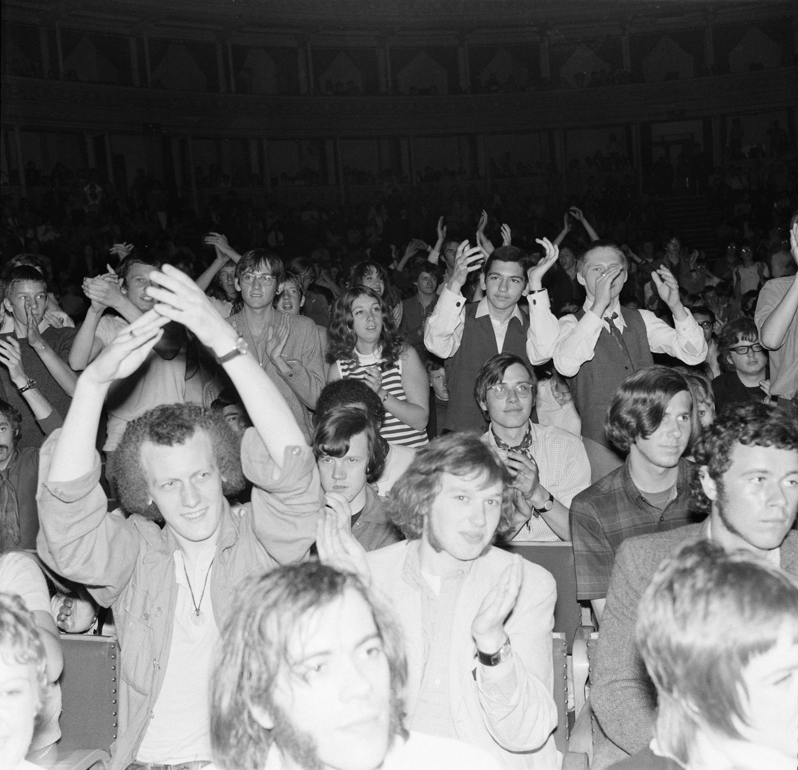 6 best Led Zeppelin stage performances of all time