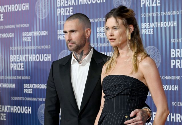 When did Behati Prinsloo get married to Adam Levine? Relationship ...
