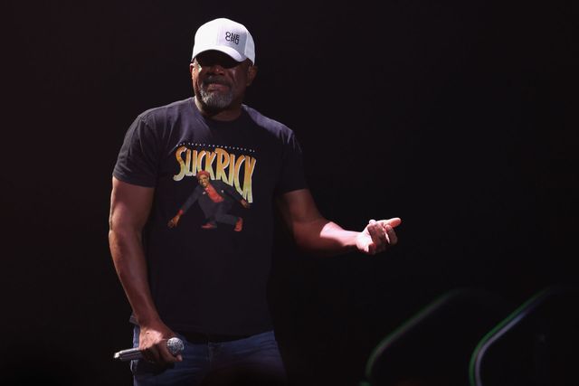 What happened to Darius Rucker during his performance? Singer ends ...