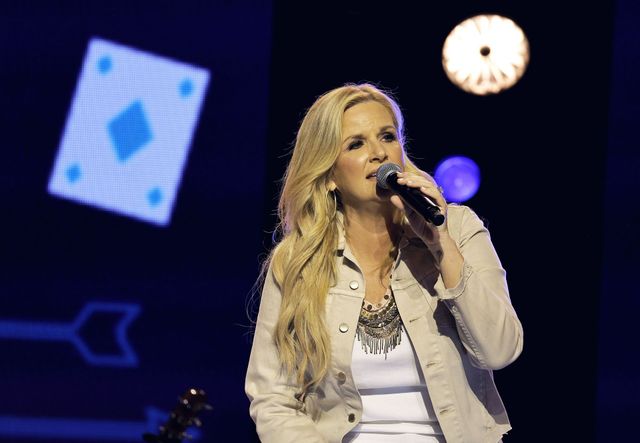 Country star Trisha Yearwood drops her new album The Mirror