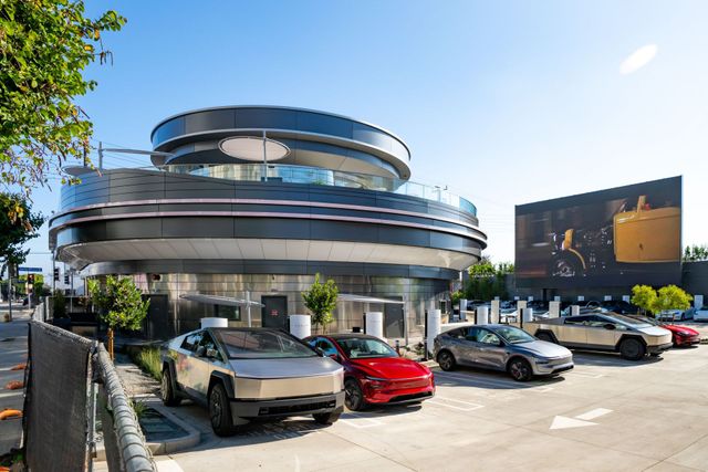 Elon Musk's Tesla Diner opens in Hollywood: Global extension plans ...
