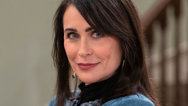 Rena Sofer brings Lois back to General Hospital and Port Charles