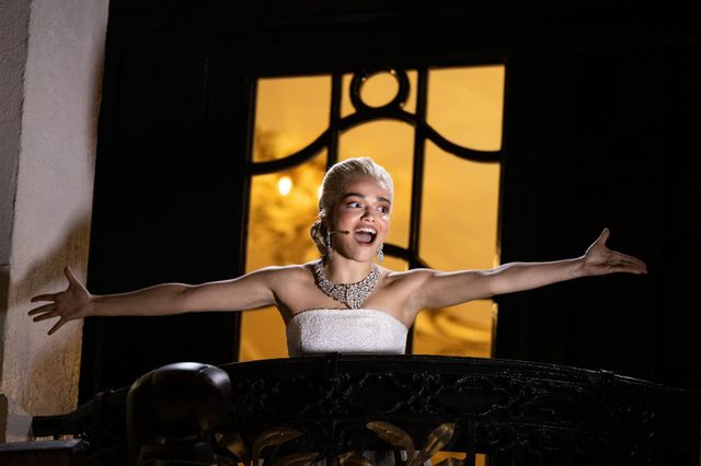 “Pure magic, theatre at its finest”: Fans react as Rachel Zegler gets ...