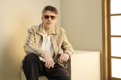 Does Edwards die in Grey's Anatomy?