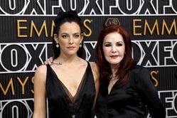 Isla Fisher Family - Father, Mother, Siblings, Husband, Kids