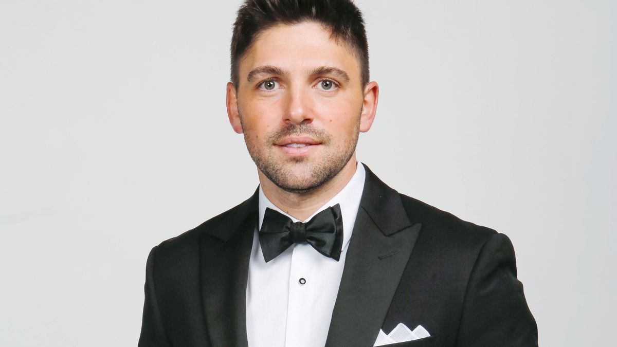 General Hospital alum Robert Adamson is a prince in new Christmas movie