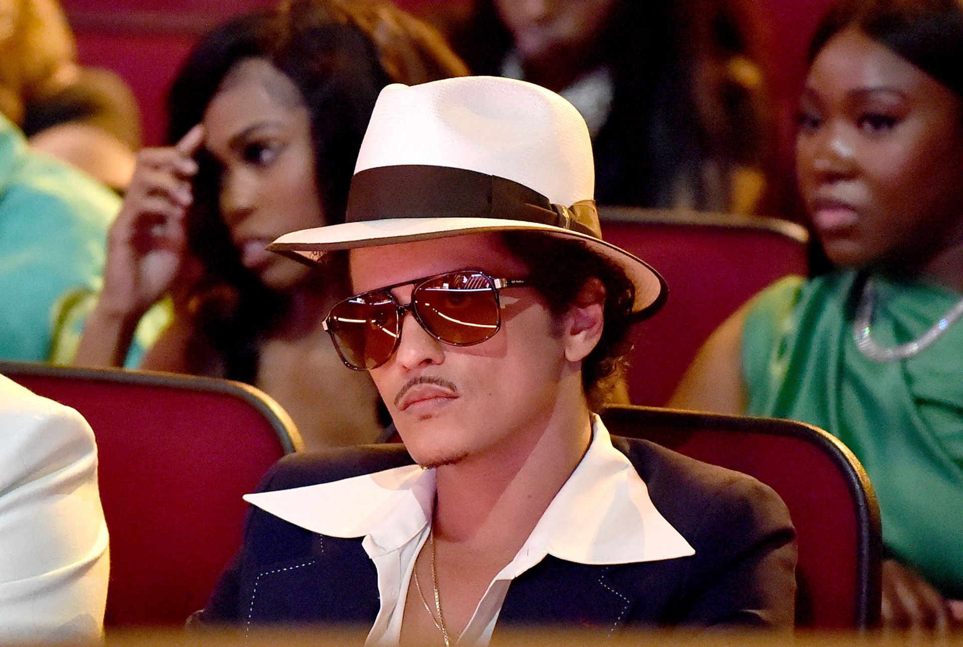 “STARTING THIS YEAR WITH GOOD MUSIC”: Fans thrilled as Bruno Mars ...