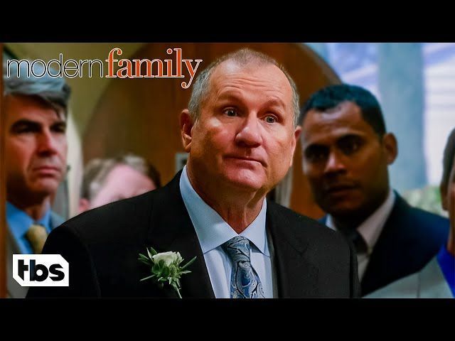 "I can't believe that happened" Modern Family stars Jesse Ferguson and ...