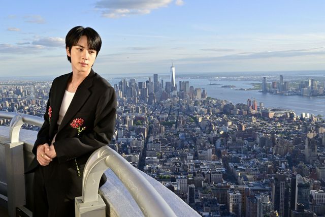 Netizens proud as BTS' Jin bags ‘Most Popular Artist’ Award at 40th ...