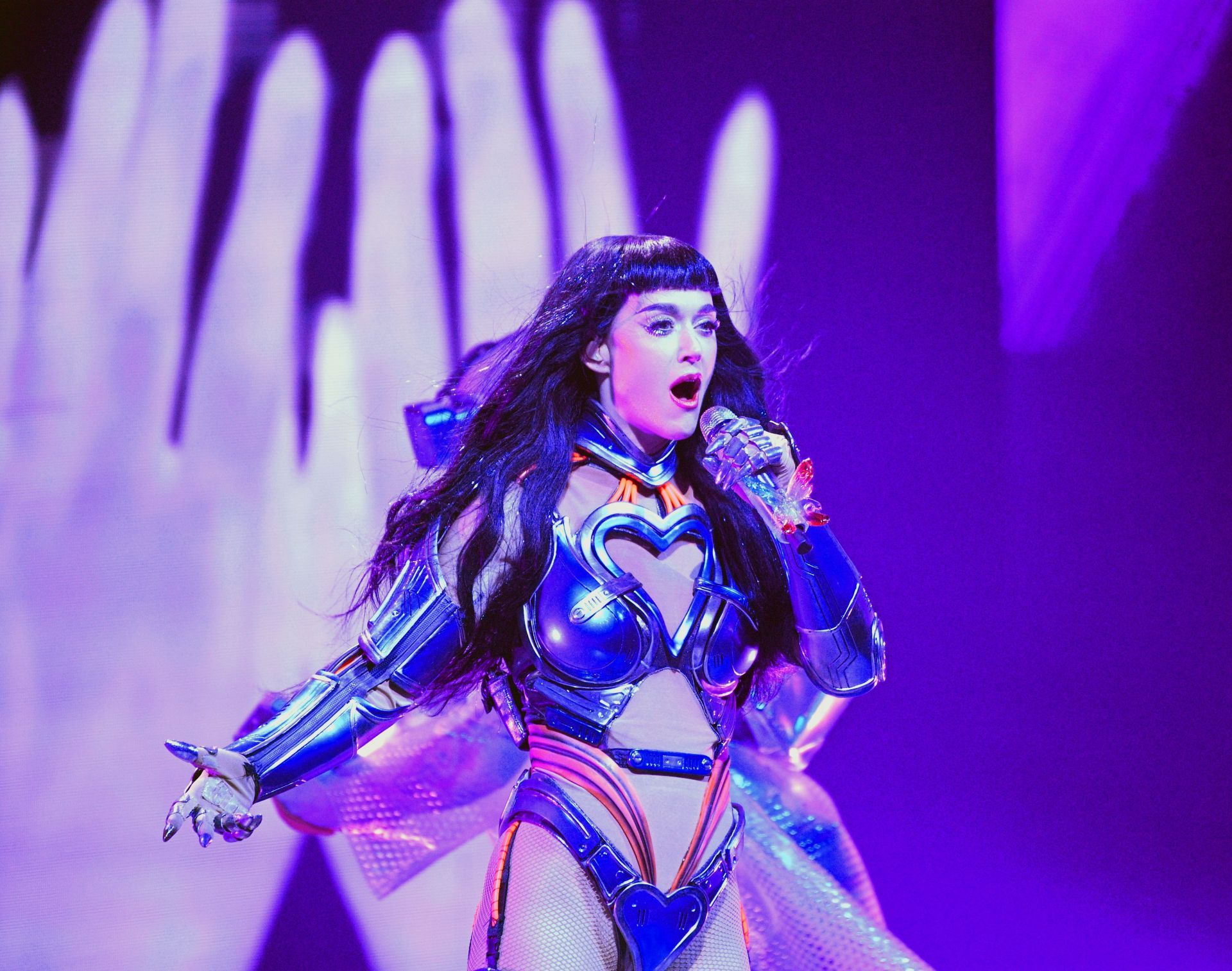Katy Perry Calls on Fans to Urge Senators to Block $10 Billion ICE ...