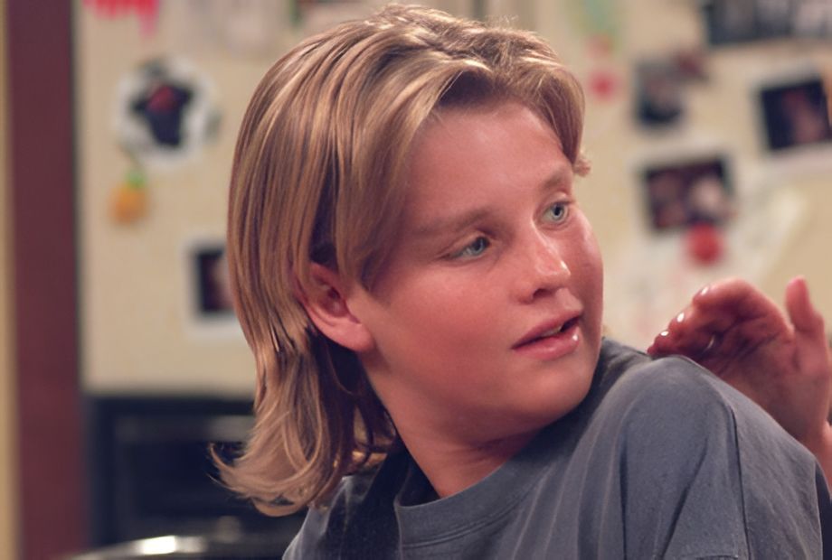 What did Johnnie Cartwright do? Zachery Ty Bryan's former fiancée ...