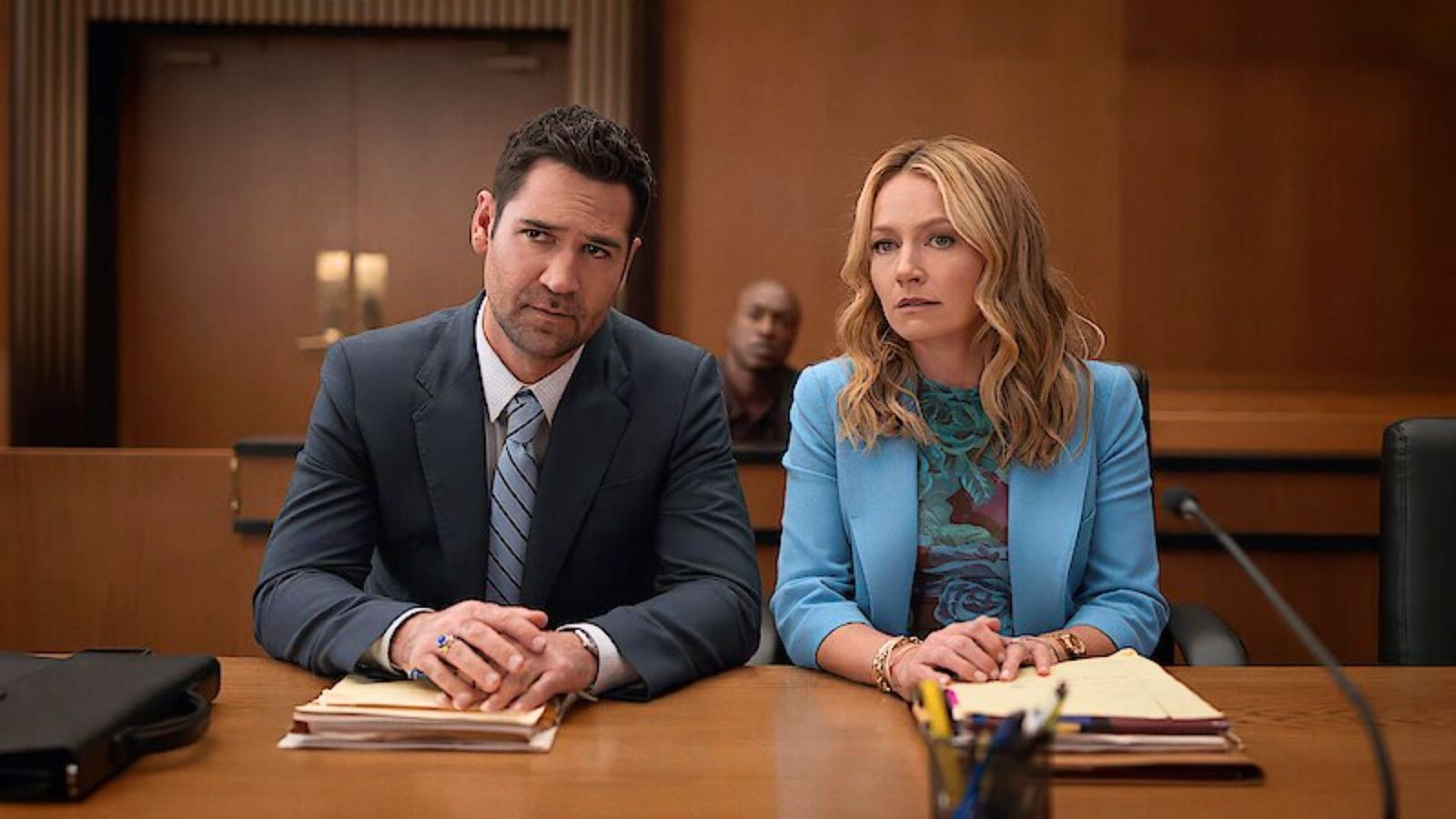 "They are both challenging": The Lincoln Lawyer star Neve Campbell ...