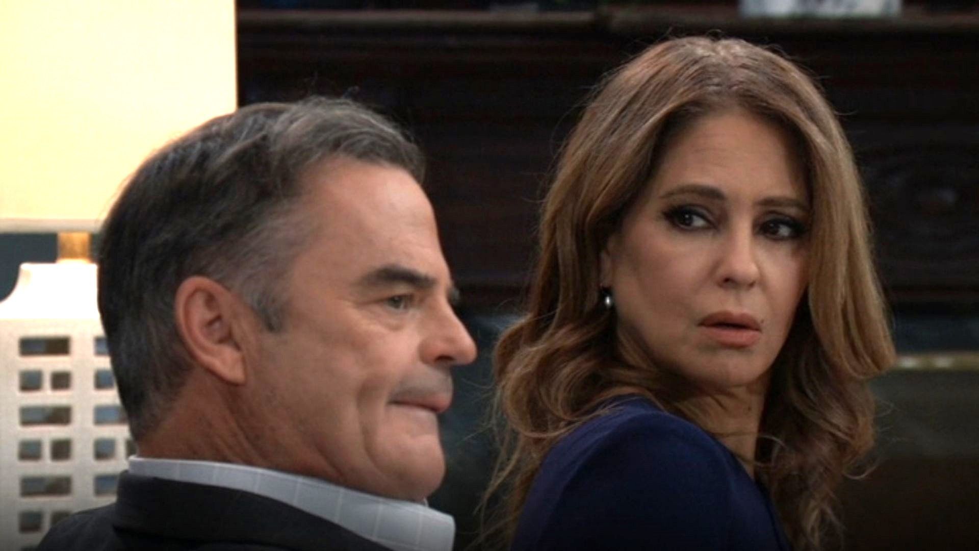 General Hospital's Lisa LoCicero has fun close to the stage at Duran ...