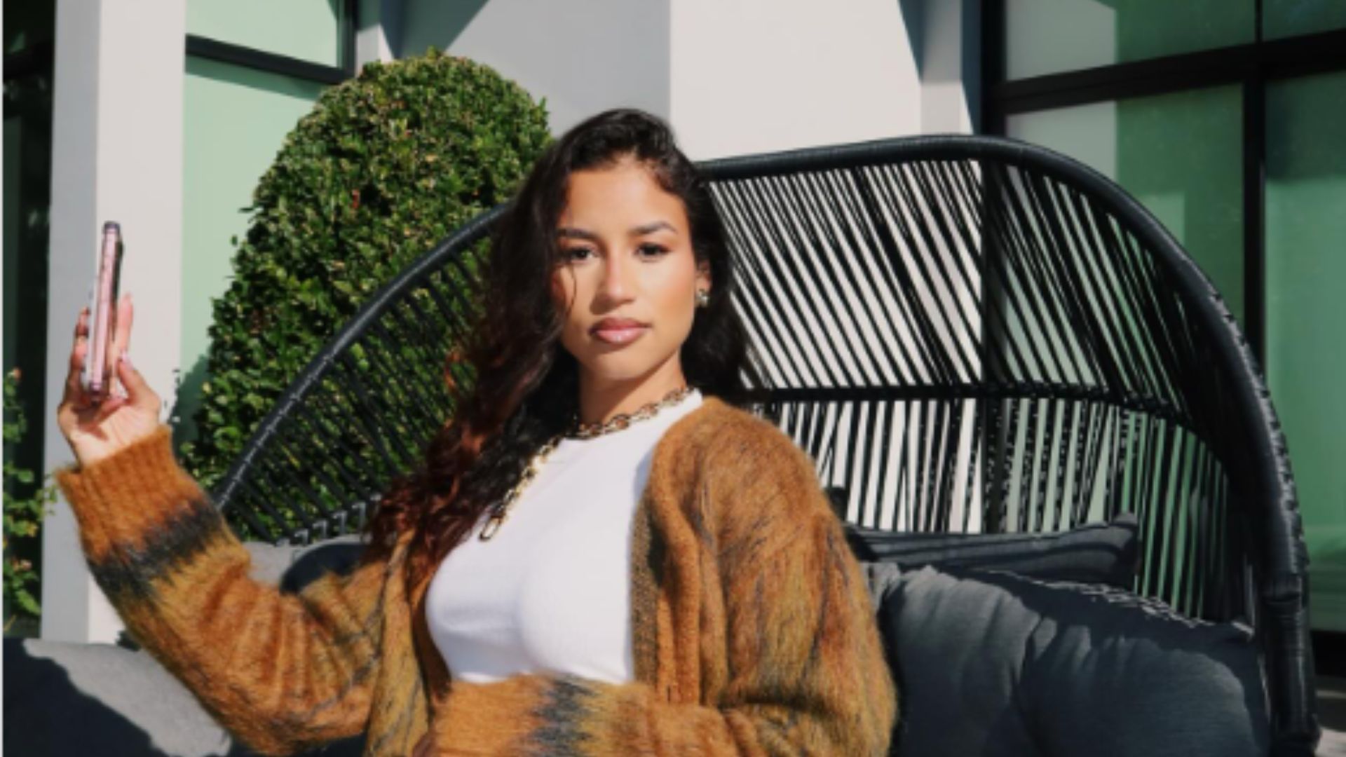 Who is Jada Wallace? All about Jamaican model dating Chris brown