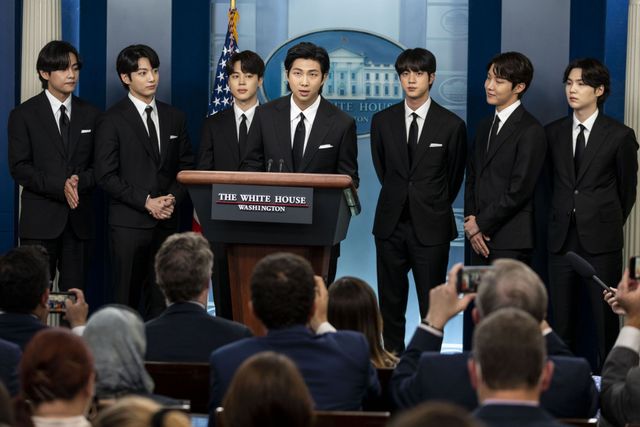 “When legends move, even the apps can’t keep up”: Netizens buzz as ...