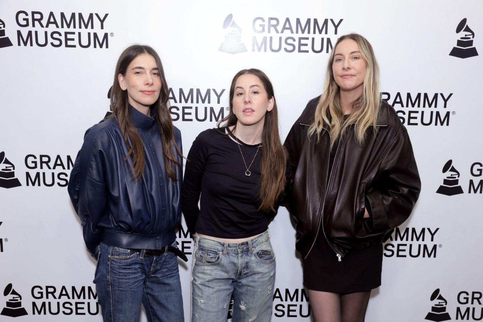 Who are Este Haim’s parent? All about family as musician ties the knot ...