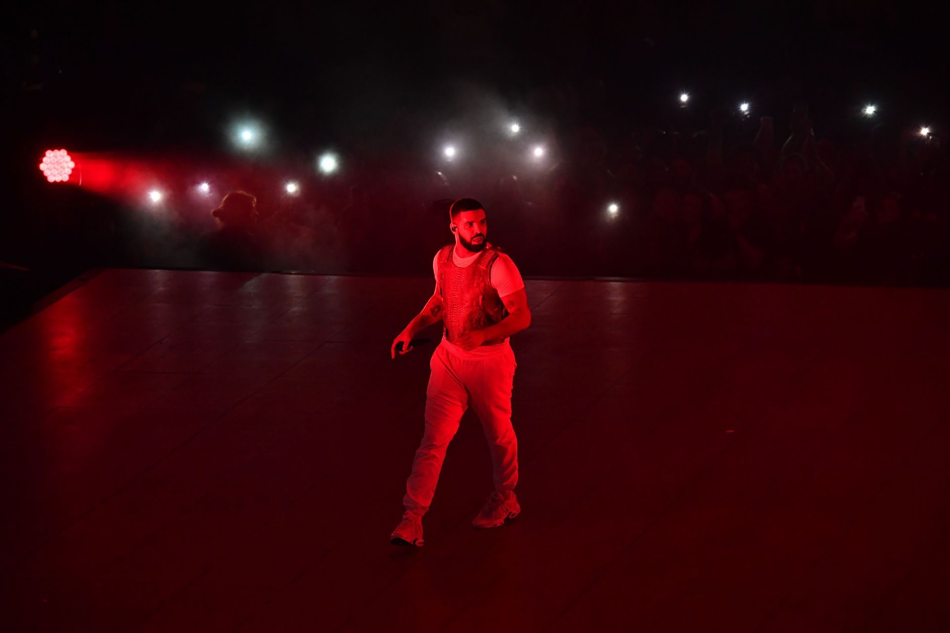 "Don't call me no greatest" - Drake slams his record label in the ...