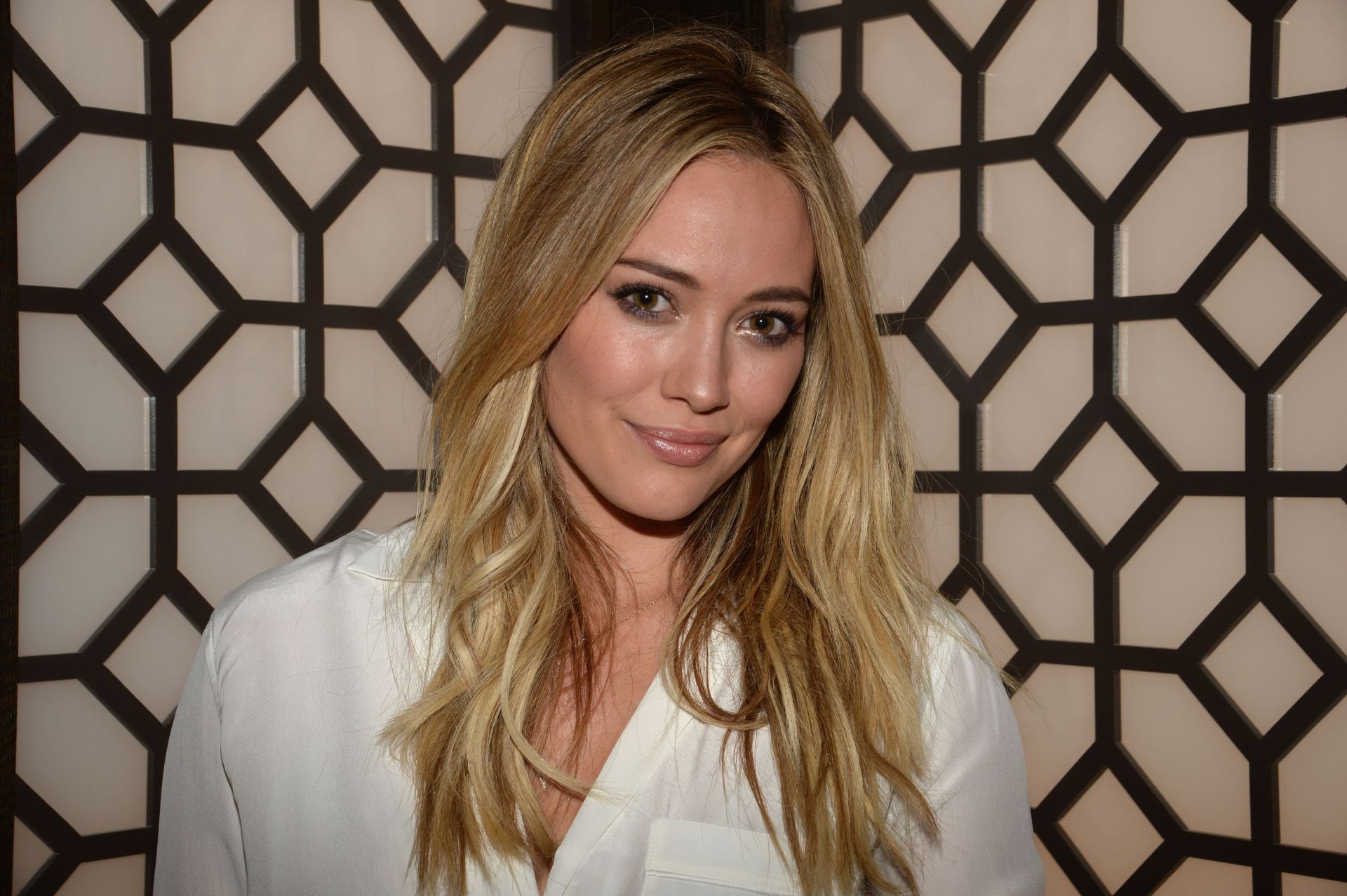 Did Hilary Duff go to school? Singer reveals she had "zero education ...