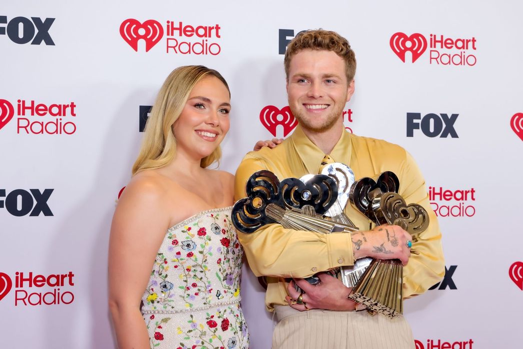 Is Alex Warren a Christian singer? All about 2026 iHeartRadio Music ...