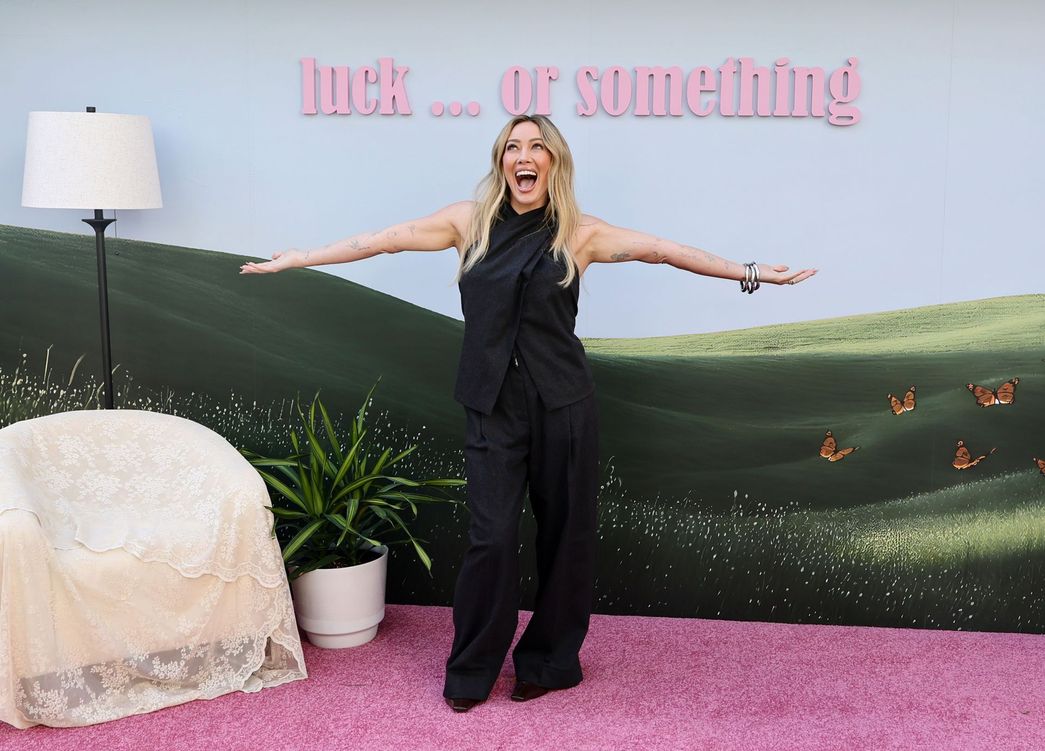 Did Hilary Duff go to school? Singer reveals she had "zero education ...