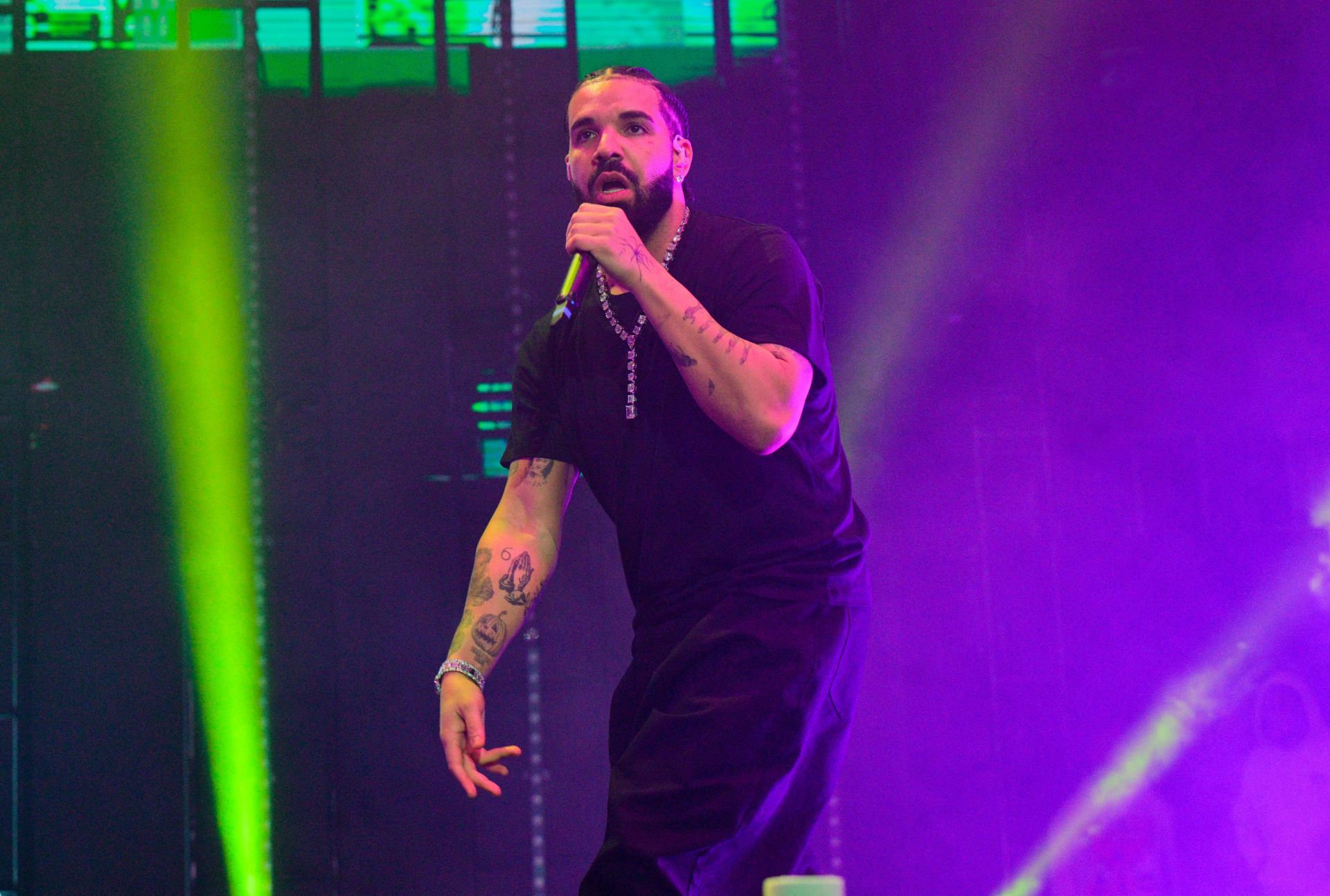 Who is Yonna Jay? Streamer speaks on Drake sampling her on his ICEMAN album