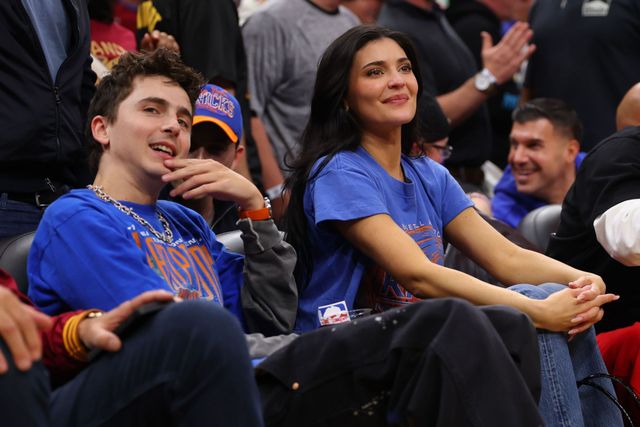 “That’s some real fake celebrating”: Internet reacts as clip of ...