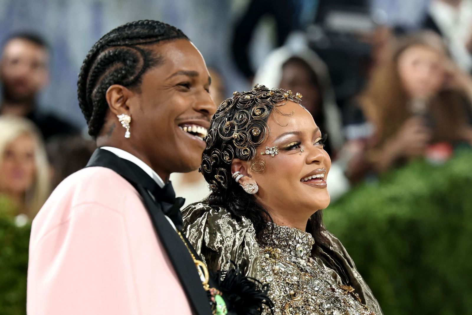 “They’re happy”- Sources reveal what really happened between Rihanna ...